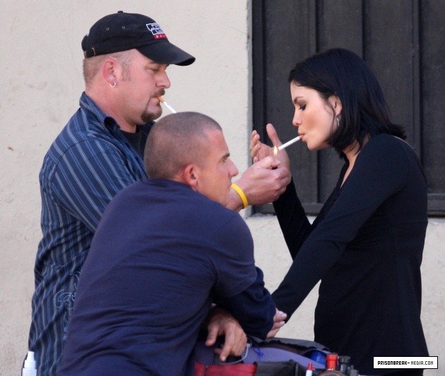 Smoking Celebs: Click image to close this window